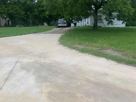 300 S Texas St, Emory, TX 75440 | MLS #20929266 | Zillow