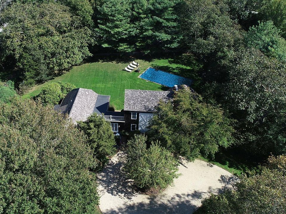 39 Topping Field Ct, Bridgehampton, NY 11932 | Zillow