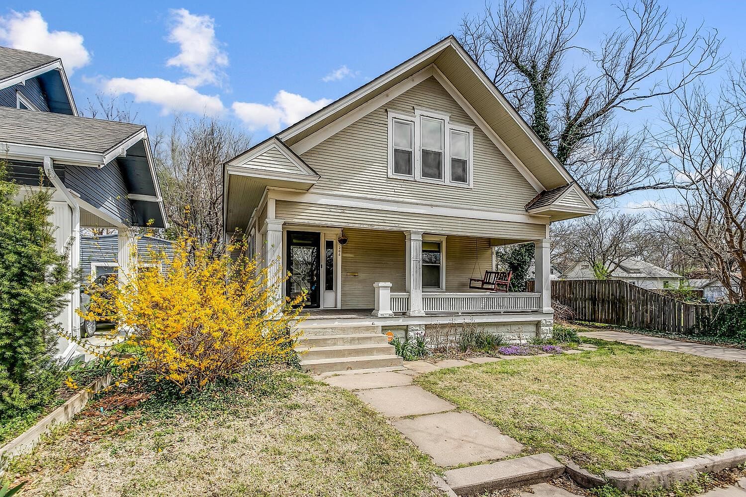 206 N Spruce St, Wichita, KS 67214 | Zillow