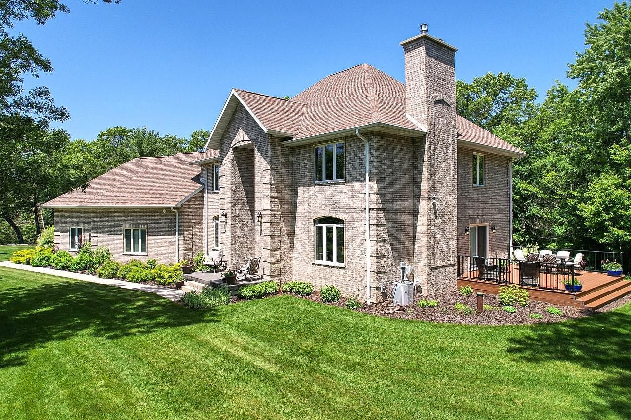 S2028 Park Ln, Reedsburg, WI 53959 | Zillow