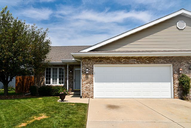 2446 Caton Crest Ct, Crest Hill, IL 60403 | Zillow