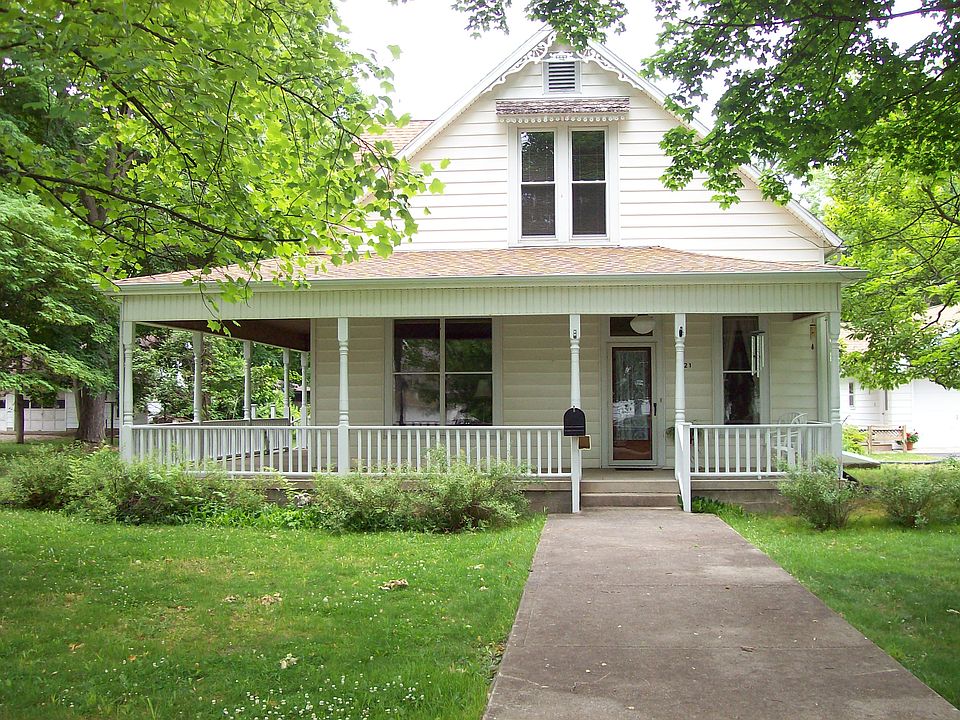 521 S Riverside Dr, Winamac, IN 46996 | Zillow