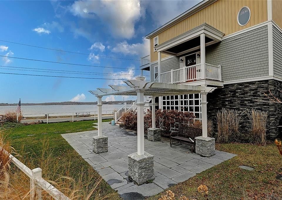 18 Harrison St, Bristol, RI 02809 | Zillow