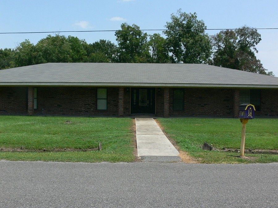 382 Peltier Dr, Raceland, LA 70394 | Zillow