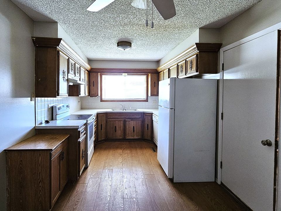 White Oak/Chalet - 2006 S White Oak Dr Wichita KS | Zillow