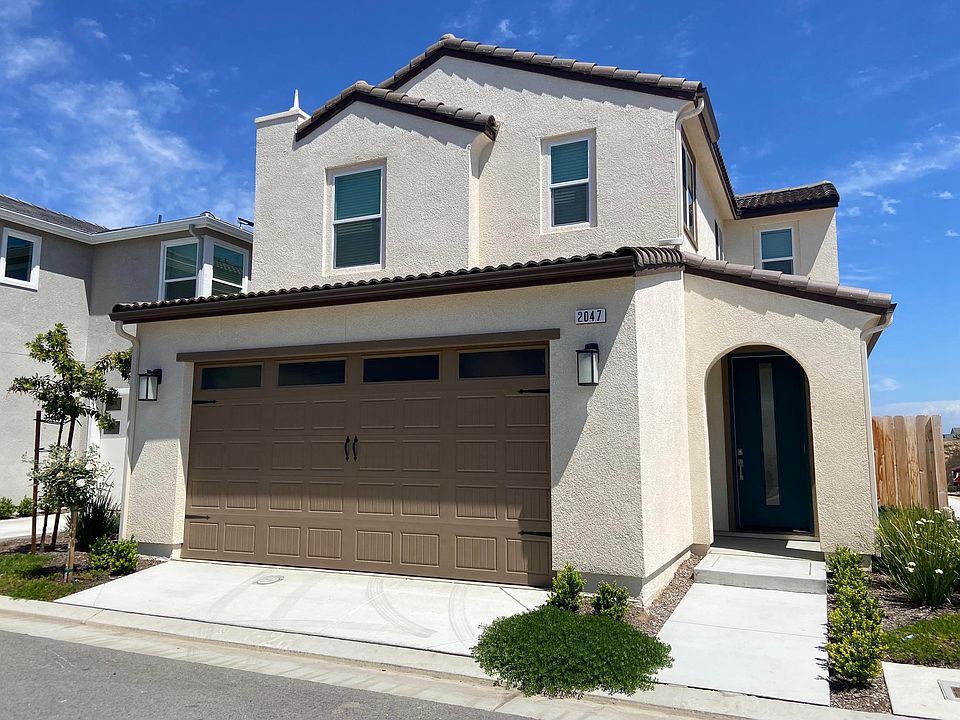 2047 N Ralph Ln, Clovis, CA 93619 | Zillow