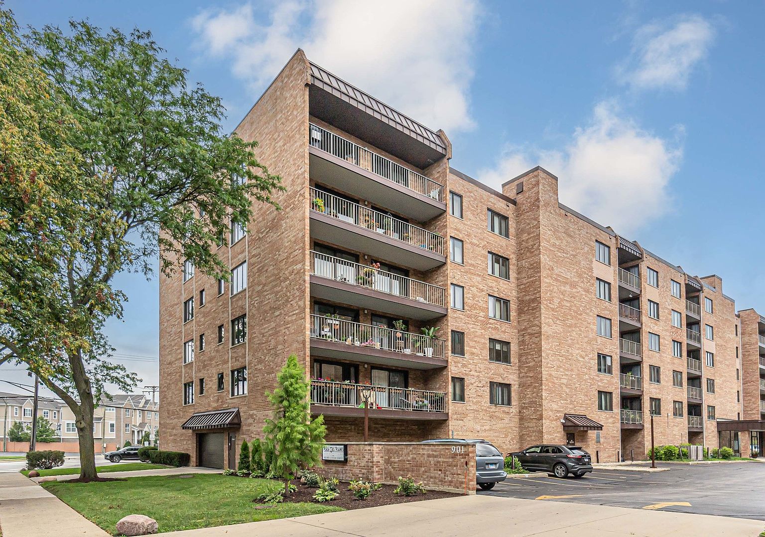 901 Center St UNIT 307, Des Plaines, IL 60016 | MLS #12129210 | Zillow