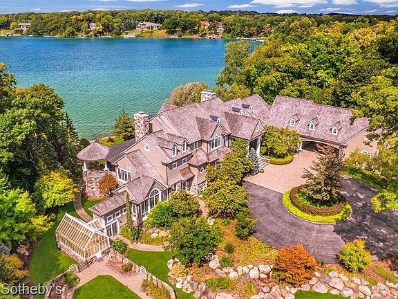 214 Gallogly Rd, Lake Angelus, MI 48326 | MLS #20240041036 | Zillow