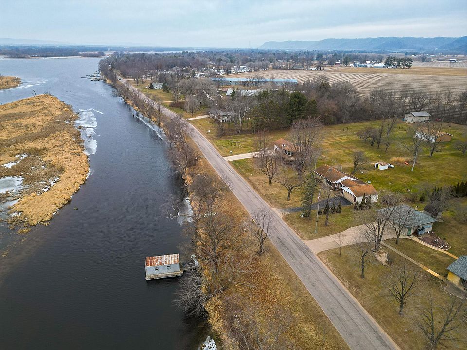 1151 S River Rd, Buffalo City, WI 54622 | Zillow