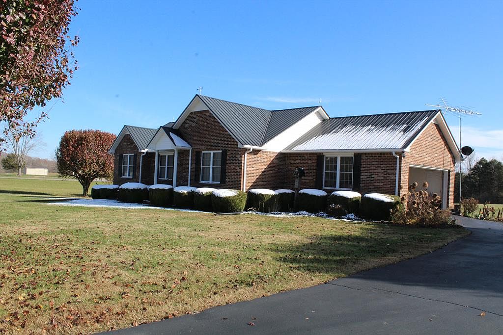 8676 Austin Bottom Rd, Baxter, TN 38544 | Zillow