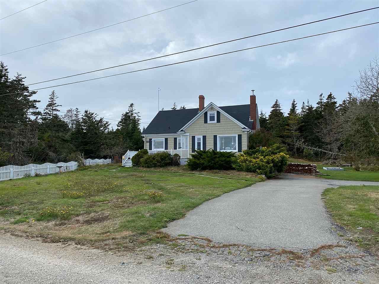 14 Sweeney Ln, Yarmouth, NS B5A 5G7 | Zillow