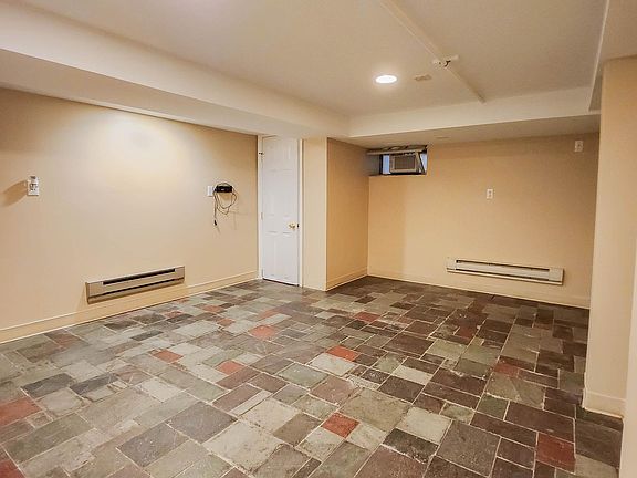 341 Otis Ave FLOOR 1, Staten Island, NY 10306 | Zillow