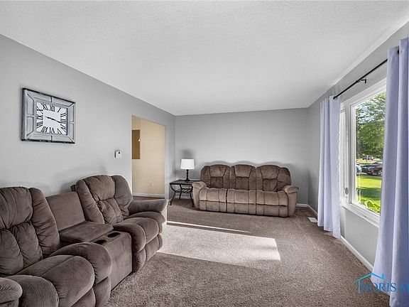 44 Springwood St E, Oregon, OH 43616 | Zillow