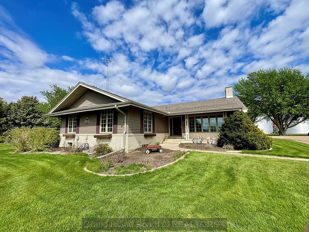 808 S L Rd, Giltner, NE 68841 | MLS #20240370 | Zillow