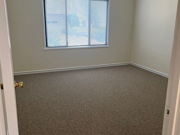 77 Venus St, San Francisco, CA 94124 | Zillow