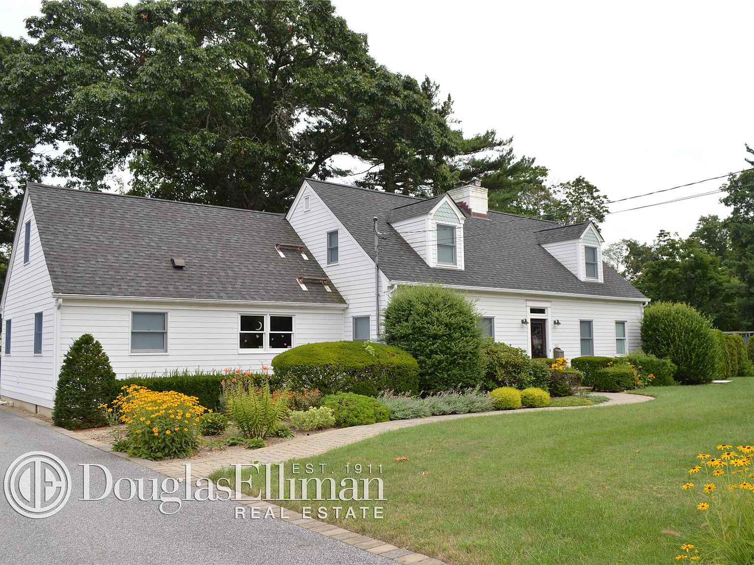 163 Connetquot Rd, Bayport, NY 11705 | Zillow