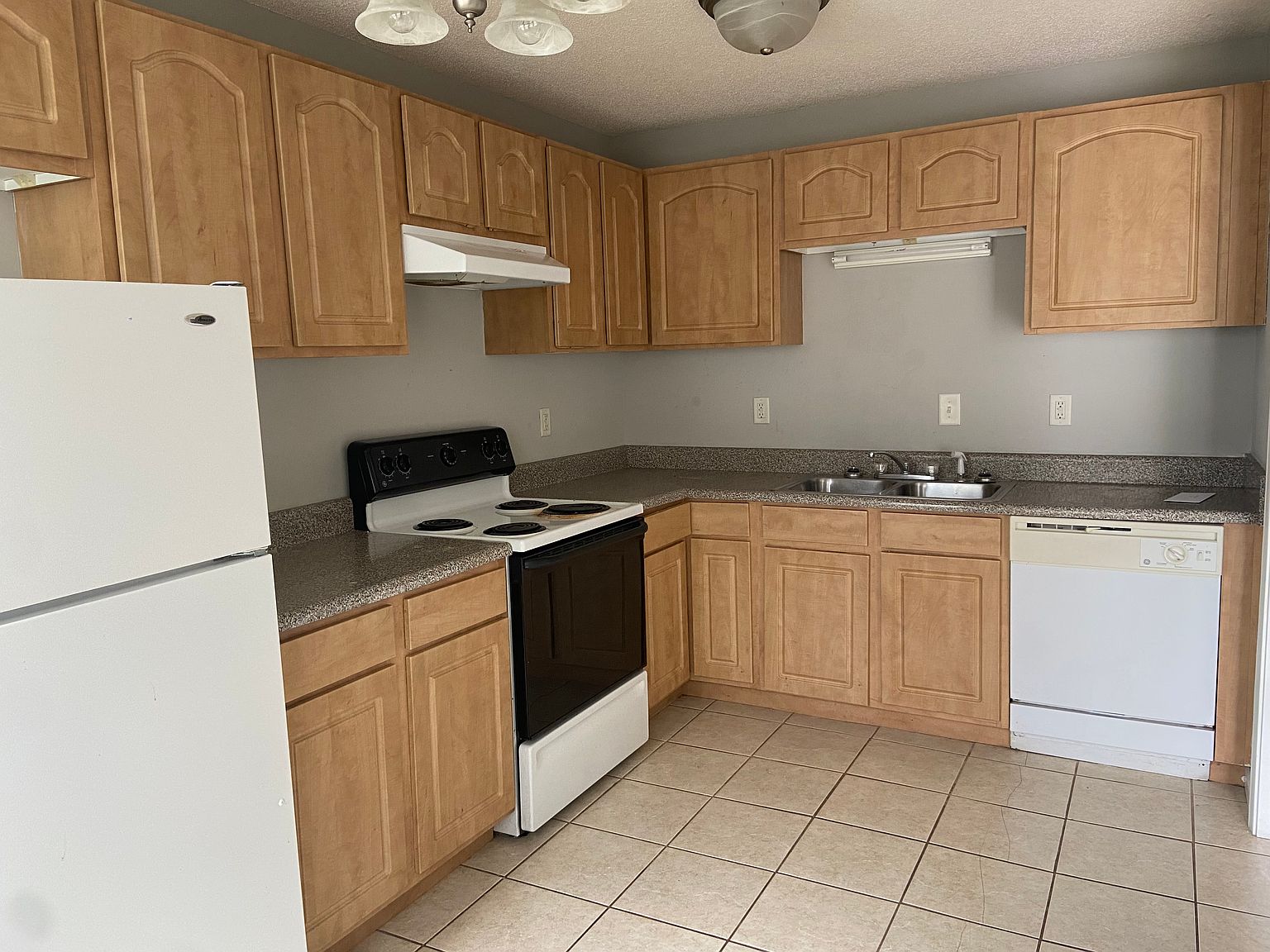 211 Legacy Way #B, Milledgeville, GA 31061 | Zillow