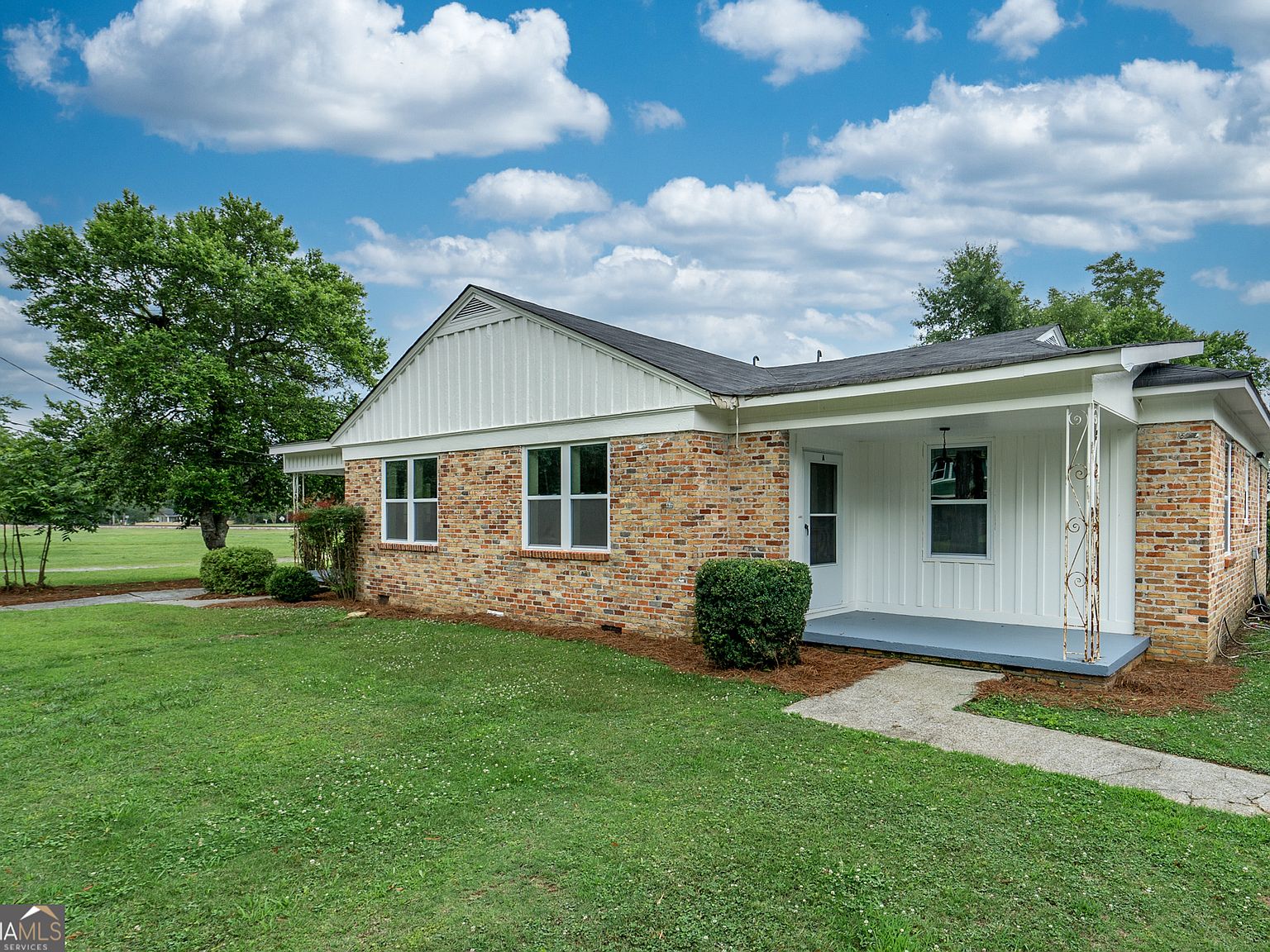 175 E Main St, Rutledge, GA 30663 | Zillow