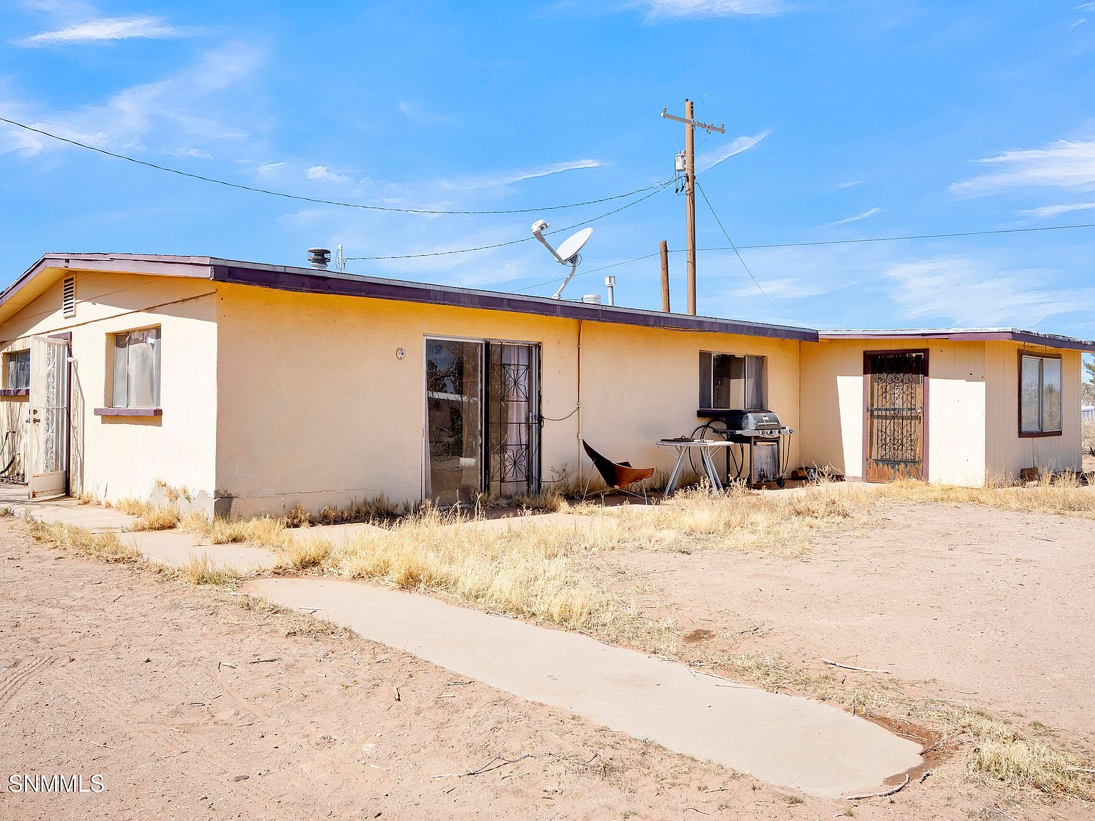 579 Arrowhead Dr NW, Deming, NM 88030 | MLS #2500730 | Zillow
