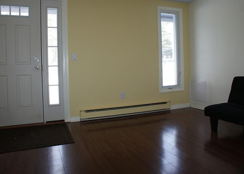 Pond Ridge Condominiums - Sunderland, MA | Zillow