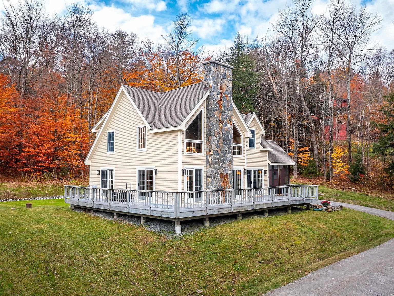 11 Jamie Lane, Bondville, VT 05340 | Zillow