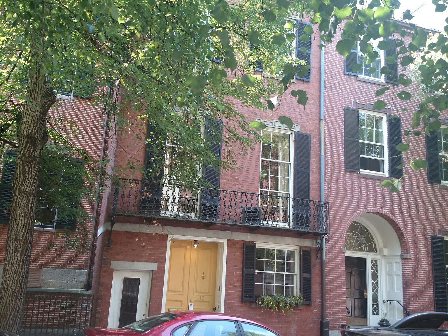 10 Chestnut St, Boston, MA 02108 | Zillow