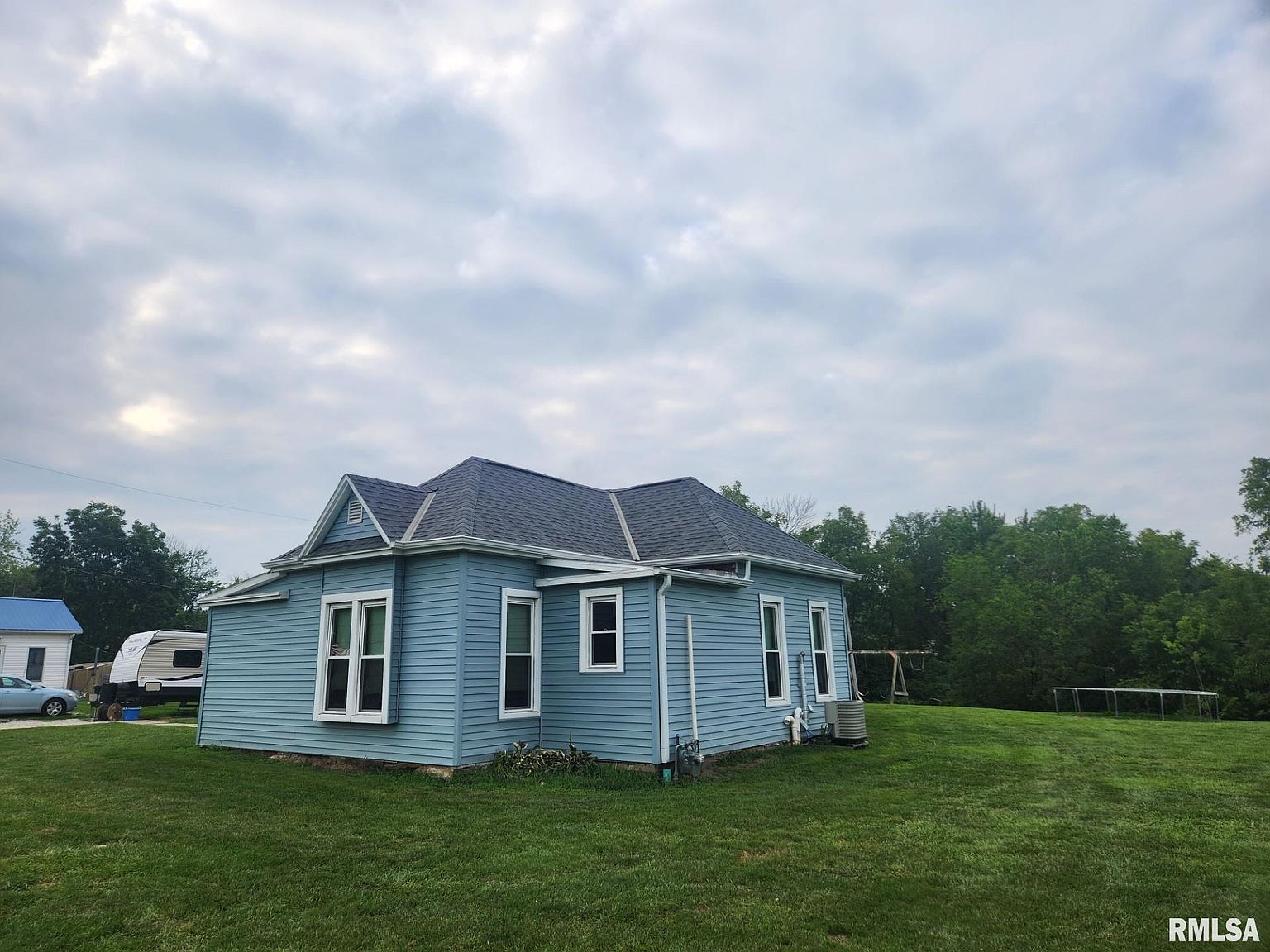 206 W Center St, Loraine, IL 62349 | Zillow