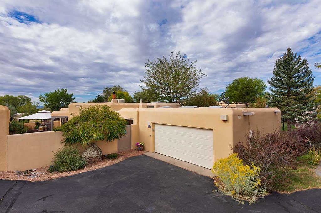 2844 Plaza Amarilla, Santa Fe, NM 87507 | Zillow