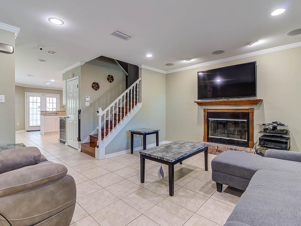 1318 Beach Blvd #5, Biloxi, MS 39530 | Zillow