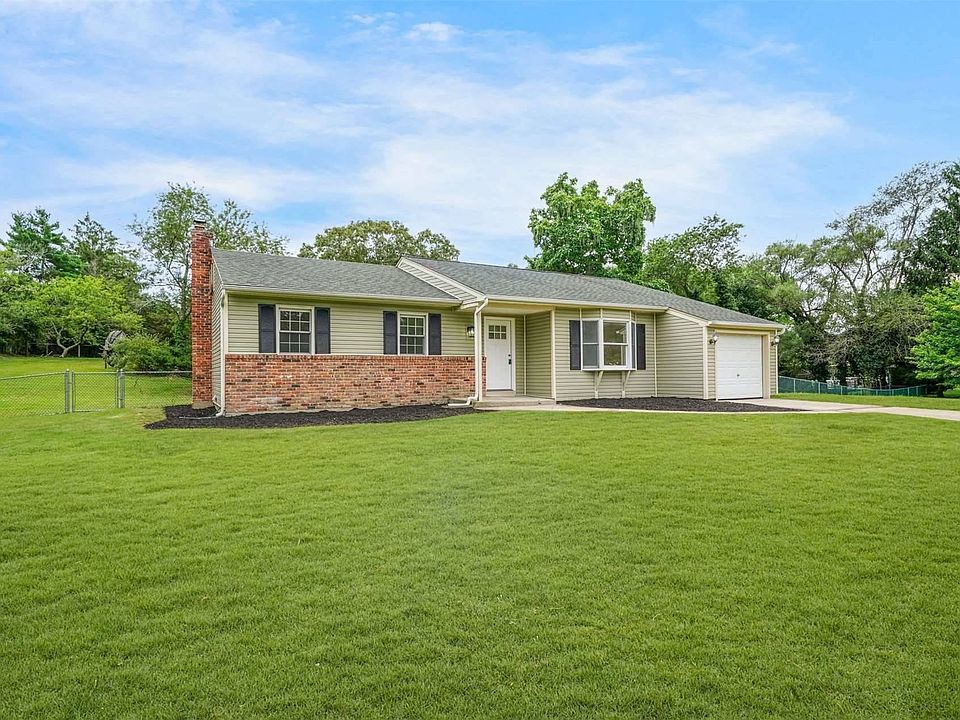 2 Dundalk Road, Manorville, NY 11949 | Zillow