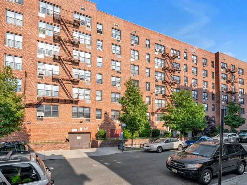 425 East 26th Street #2K in Flatbush, Brooklyn | StreetEasy