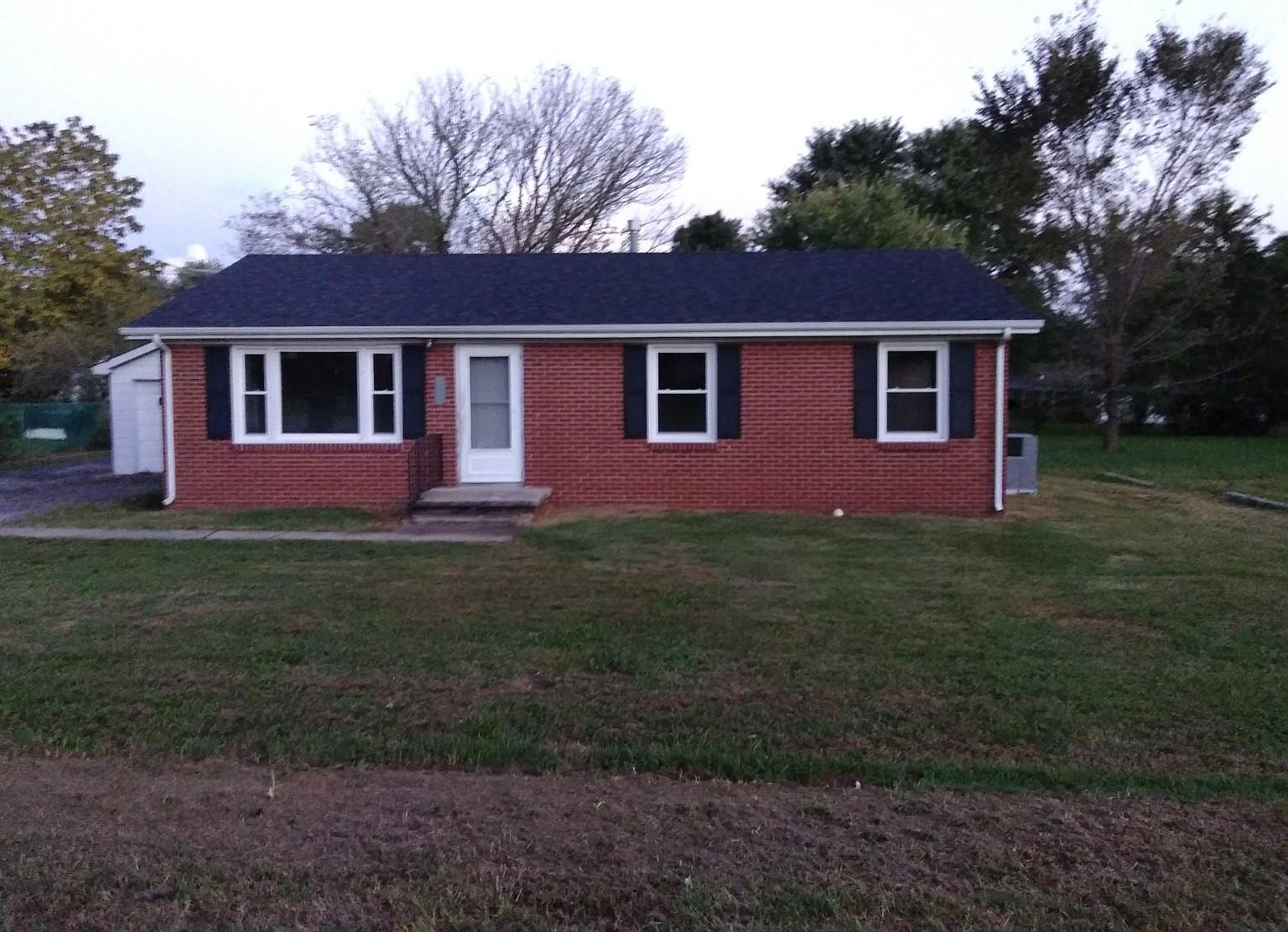 617 Vass Ln, Hopkinsville, KY 42240 | Zillow