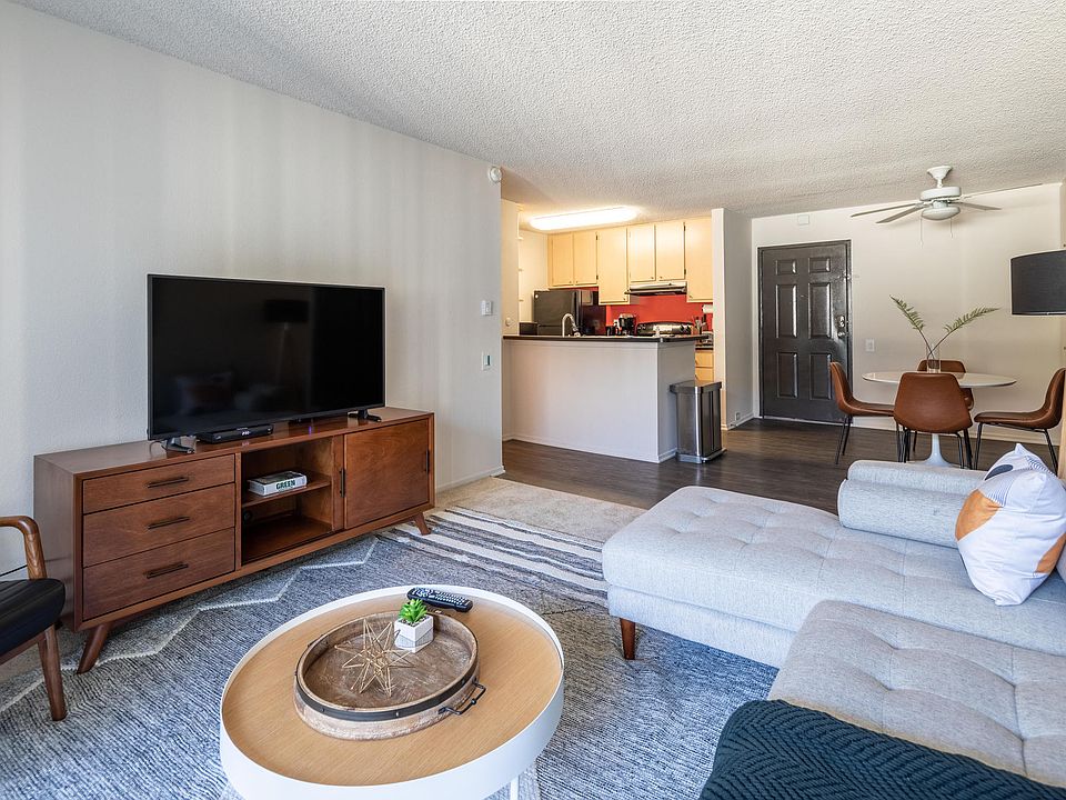 3843 Ingraham St San Diego CA | Zillow