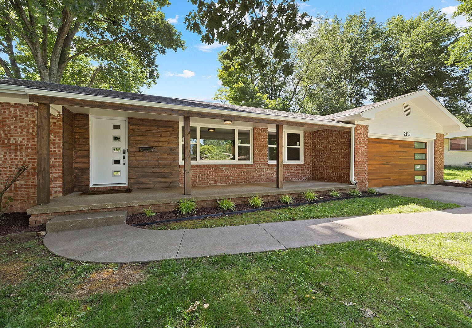 2115 S Cedarbrook Avenue, Springfield, MO 65804 | Zillow
