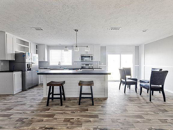 3115 SW Loop 410 #10, San Antonio, TX 78227 | Zillow