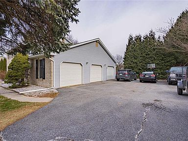 842 Blue Mountain Dr, Walnutport, PA 18088 | Zillow