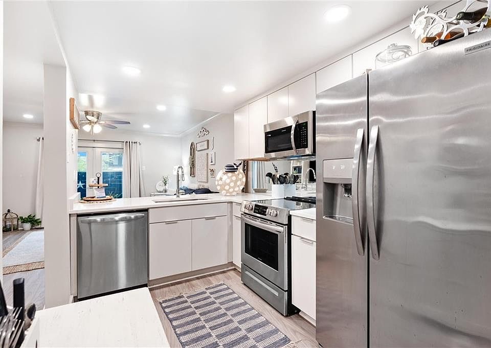 3655 Old Shell Rd Mobile AL | Zillow