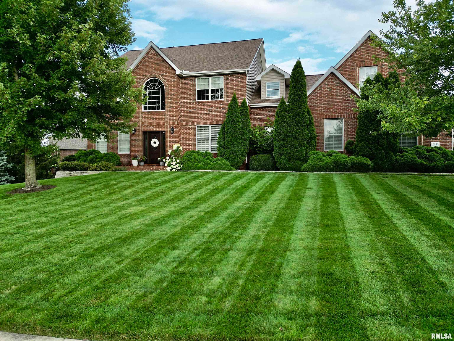 6832 N Greenwich Pl, Peoria, IL 61615 | Zillow