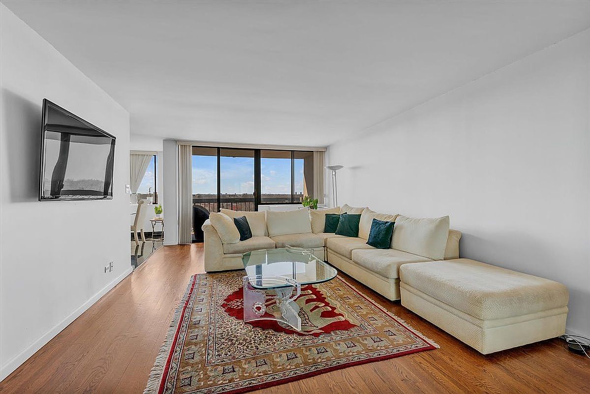 1 Bay Club Dr APT 11M, Bayside, NY 11360 | Zillow