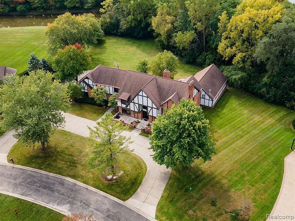 218 Charing Cross Ct, Bloomfield Hills, MI 48304 | Zillow