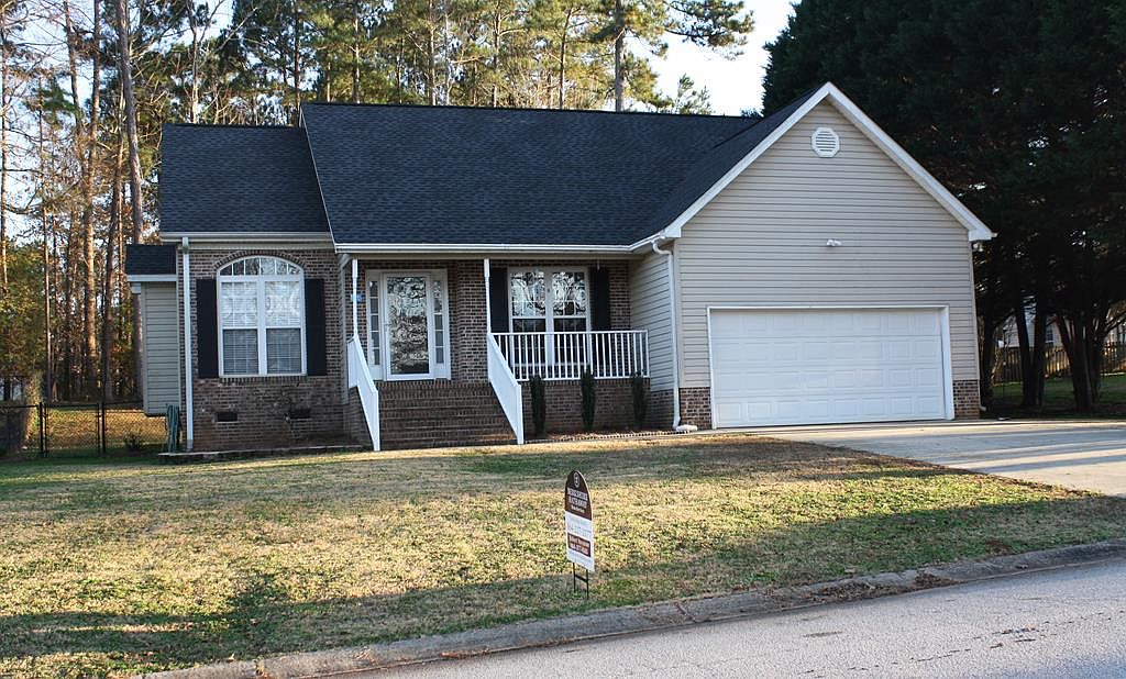 206 Oak Ridge Dr, Greenwood, SC 29649 | Zillow