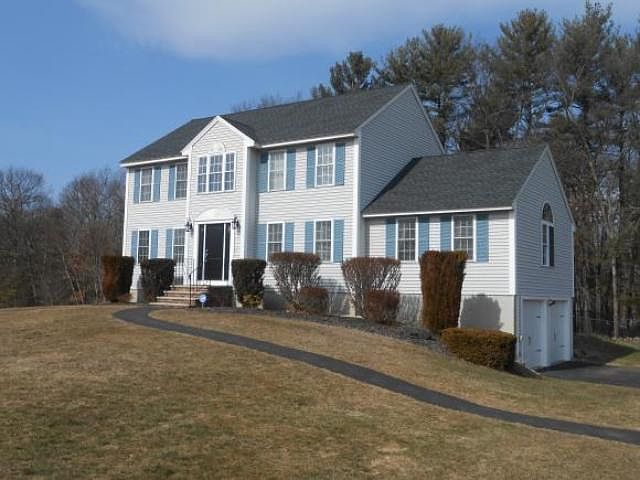 8 Quentin Dr, Londonderry, NH 03053 | Zillow