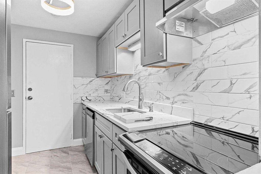 55 Eleanor St APT 13, Chelsea, MA 02150 | Zillow 55 Eleanor St APT 13, Chelsea, MA 02150 | Zillow