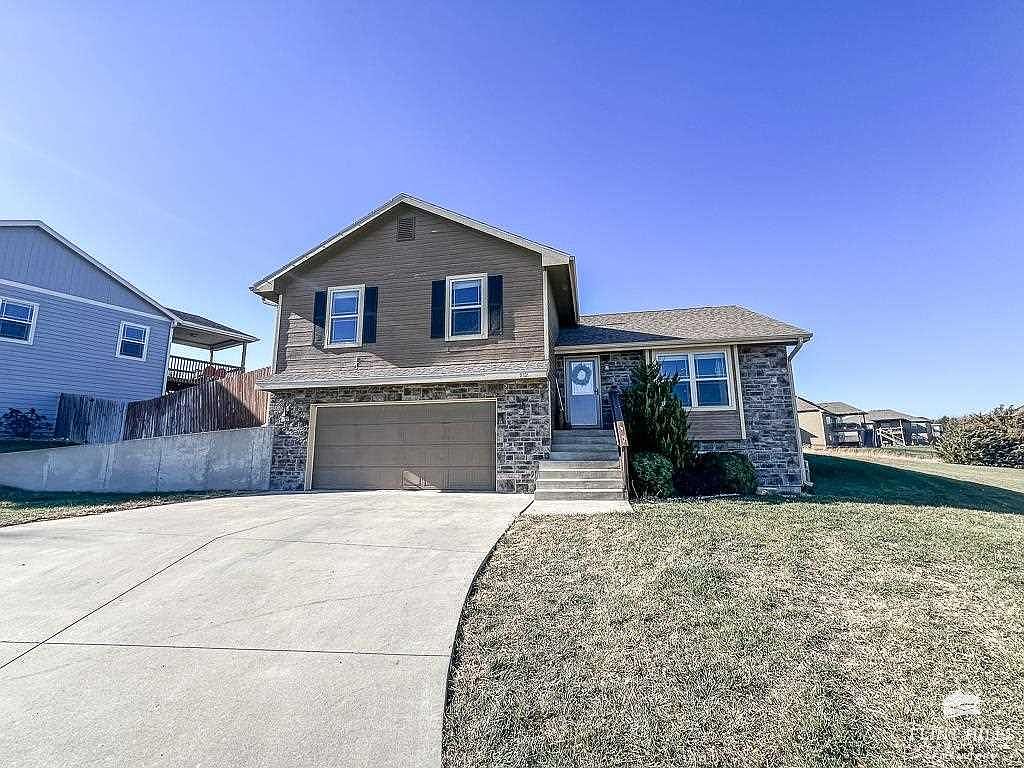 712 Loma Ridge Cir, Manhattan, KS 66503 | MLS #20233077 | Zillow
