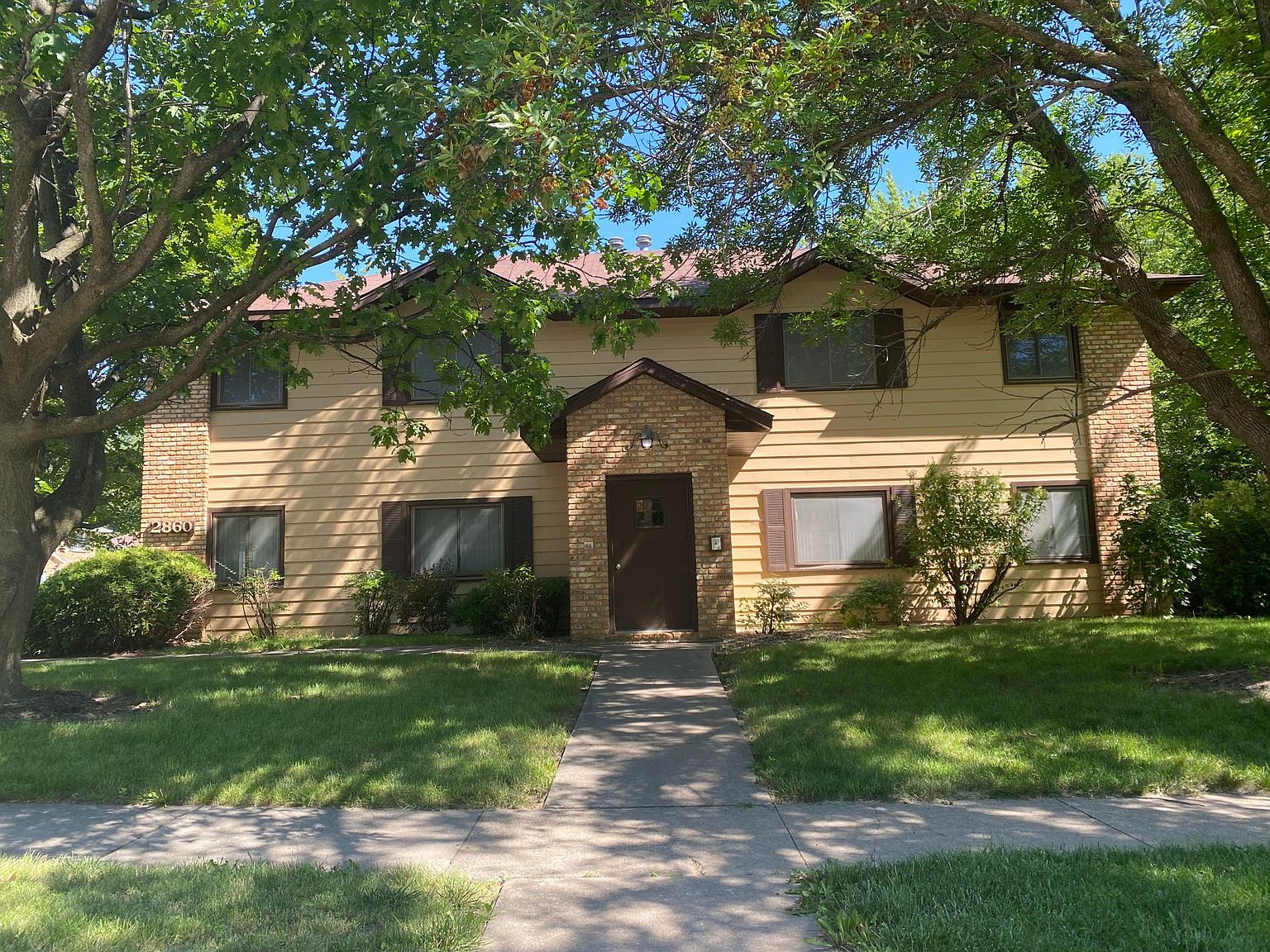 2860 Maplecrest Rd APT 3, Bettendorf, IA 52722 | Zillow