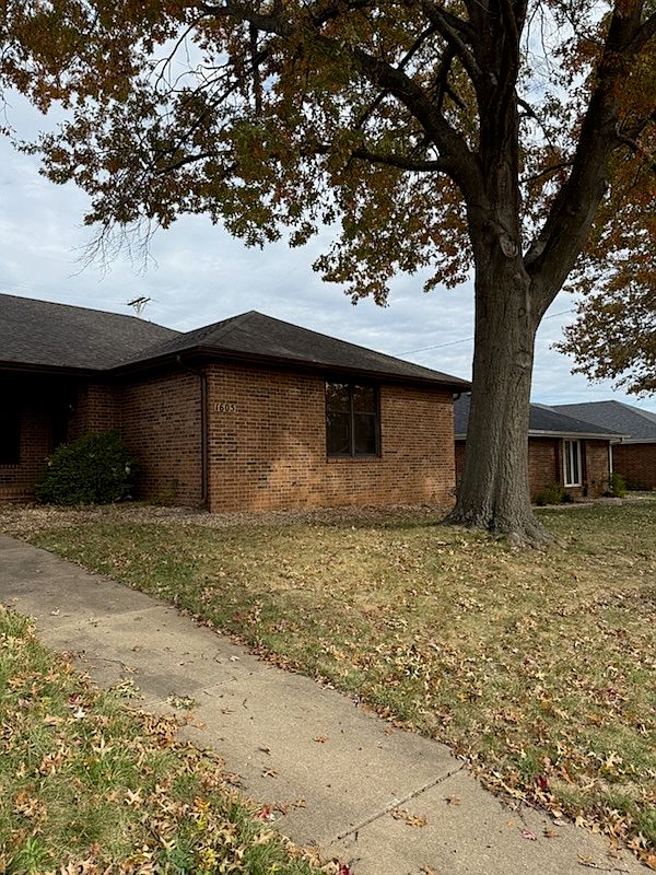 1605 E Lark St, Springfield, MO 65804 | Zillow