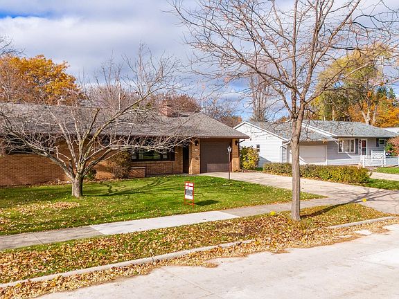 1735 Doemel St, Oshkosh, WI 54901 | MLS #50283829 | Zillow 1735 Doemel St, Oshkosh, WI 54901 | MLS #50283829 | Zillow