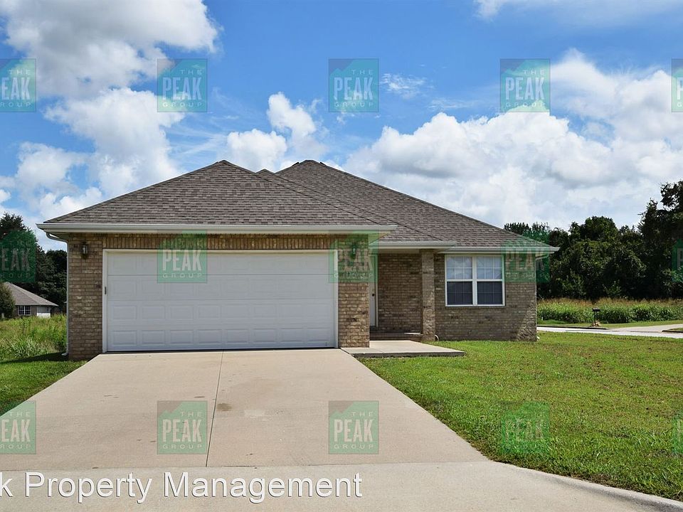 1130 S Arcadia Ave, Springfield, MO 65804 | Zillow