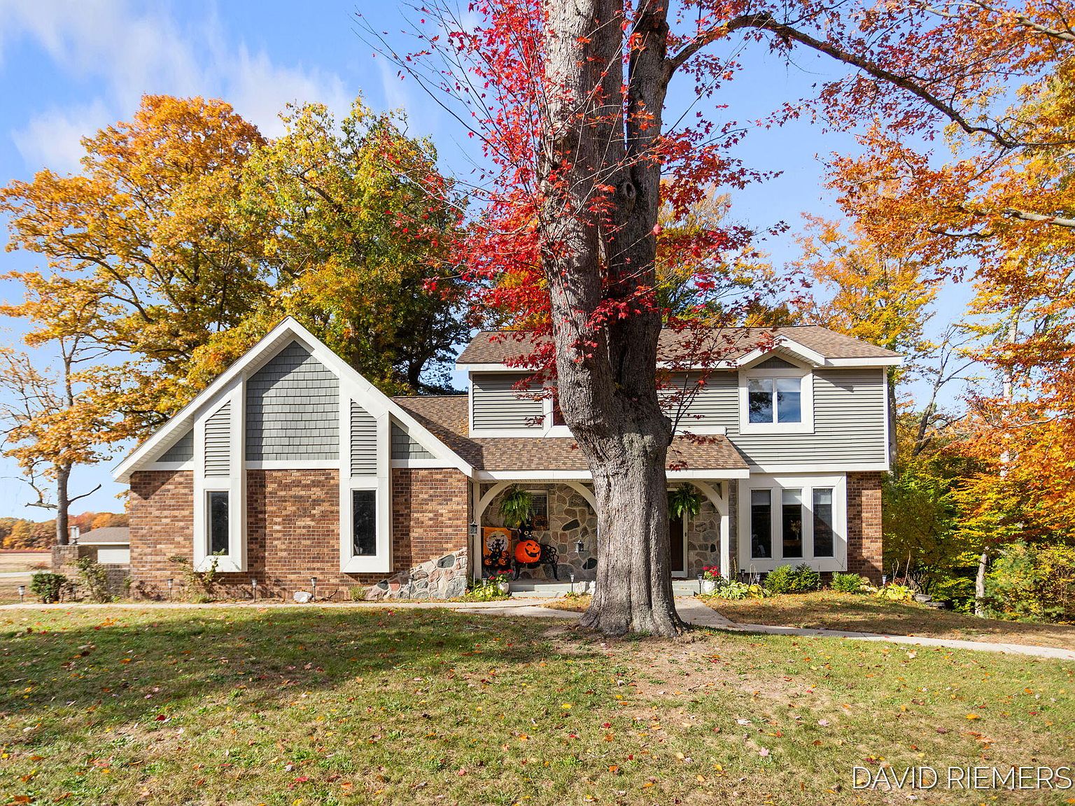 18791 W Spring Lake Rd, Spring Lake, MI 49456 | MLS #24056258 | Zillow