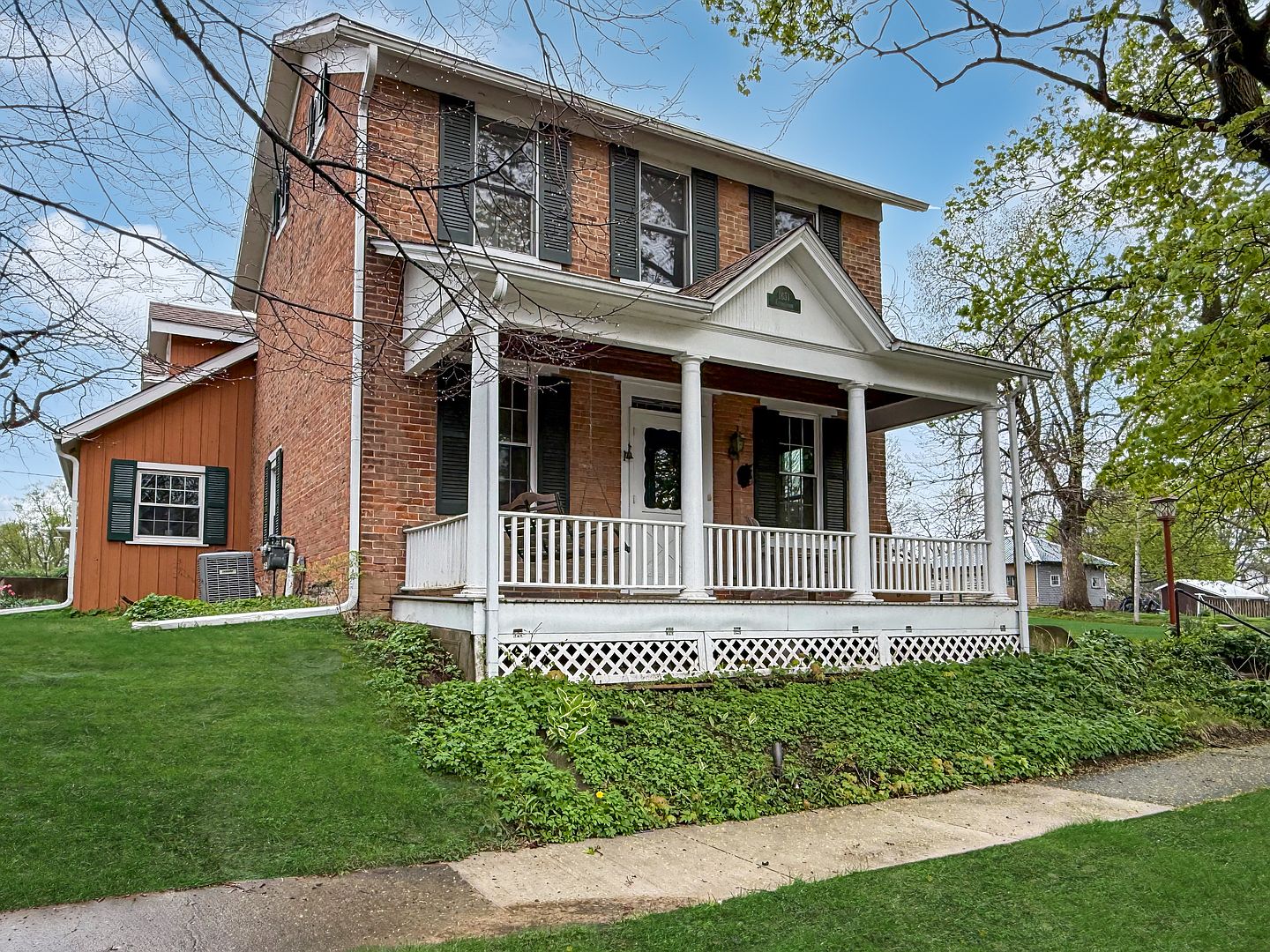 215 N Mill St, Cedarville, IL 61013 | Zillow